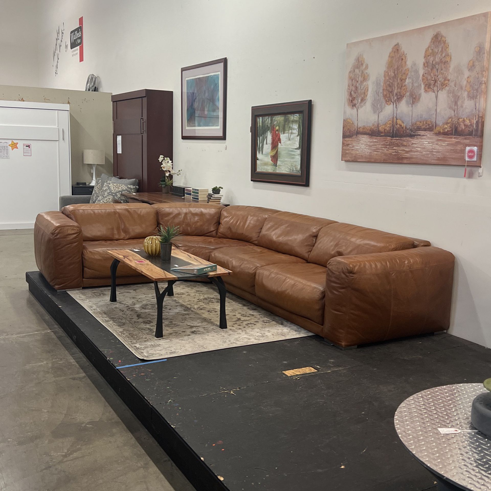 Curved Leather Sofa | Cabinets Matttroy